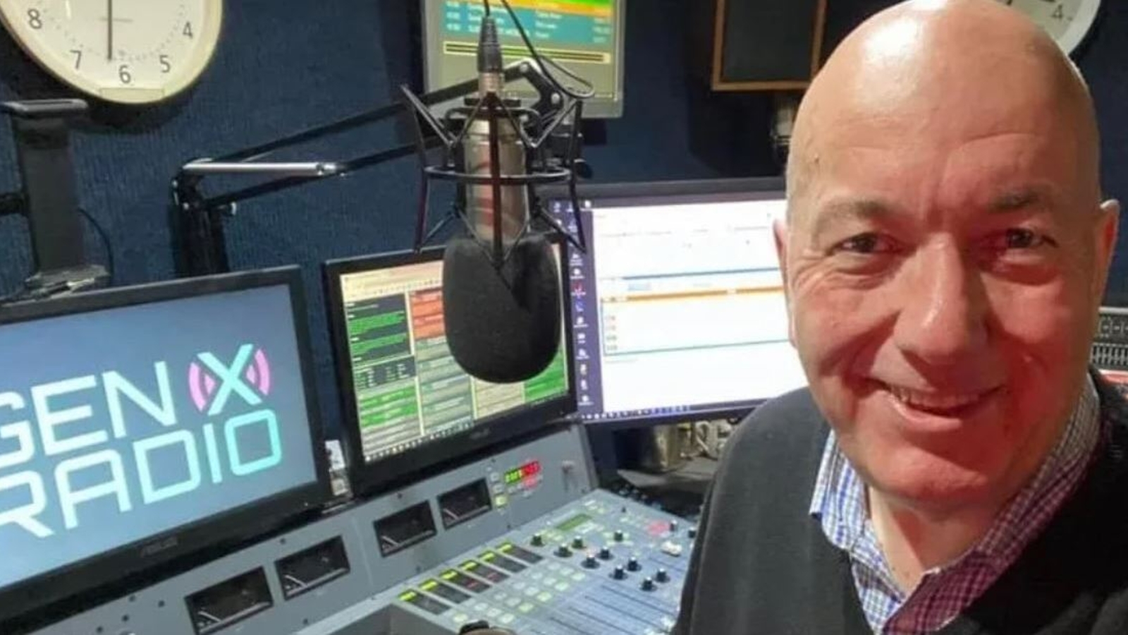 Herzinfarkt: Radiomoderator stirbt während Live-Sendung - oe24.at