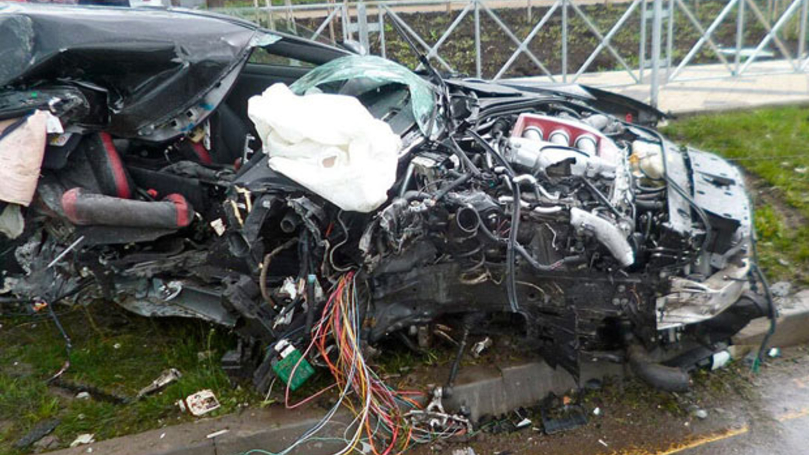 Fotos: Horror-Crash mit Nissan GT-R