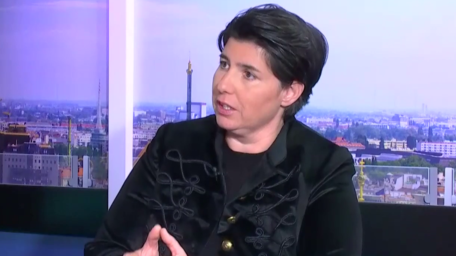 Fellner! LIVE: Melanie Pesendorfer im Interview - oe24.at