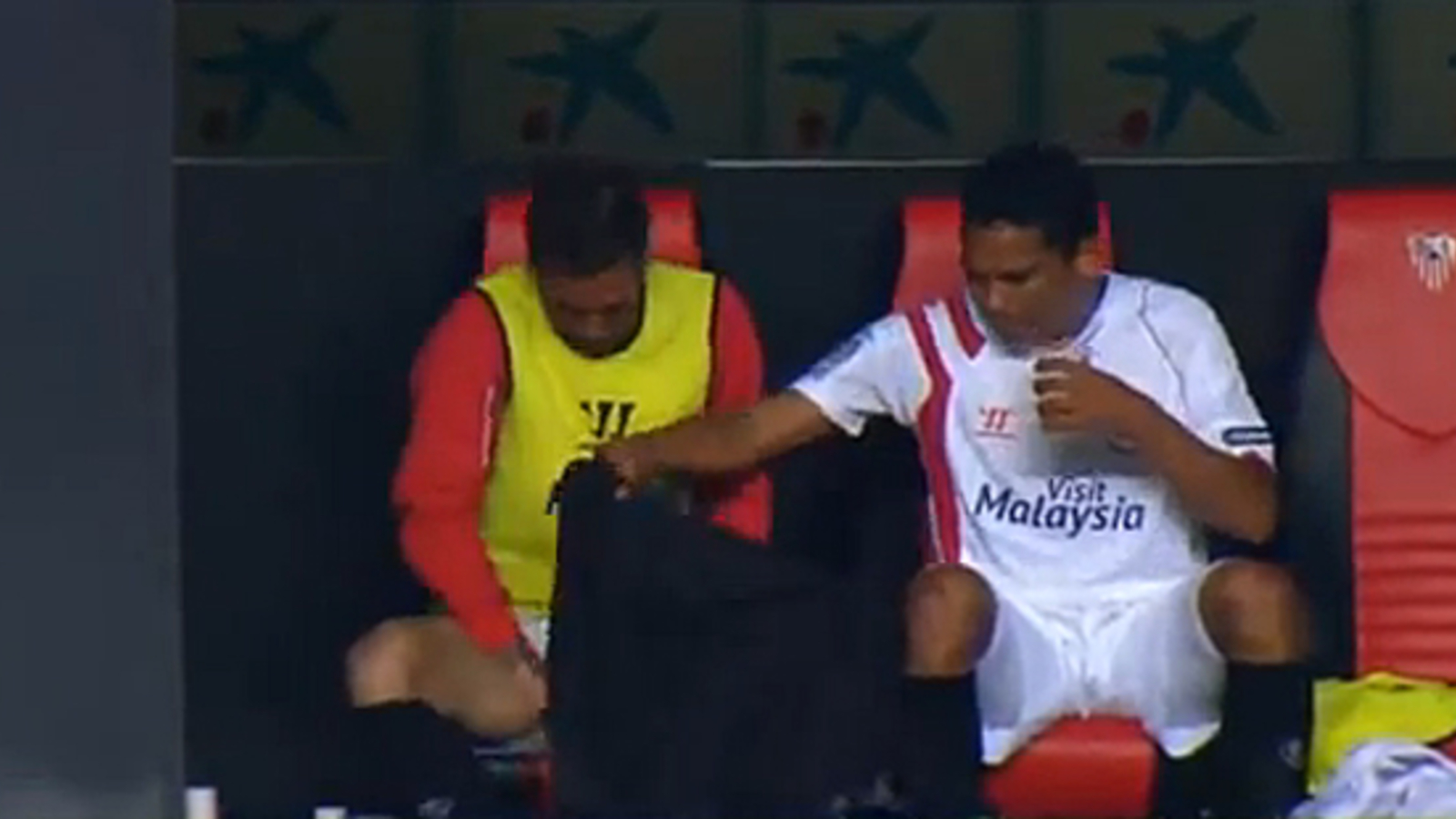 Video: Sevilla-Star beim Pinkeln gefilmt - oe24.at