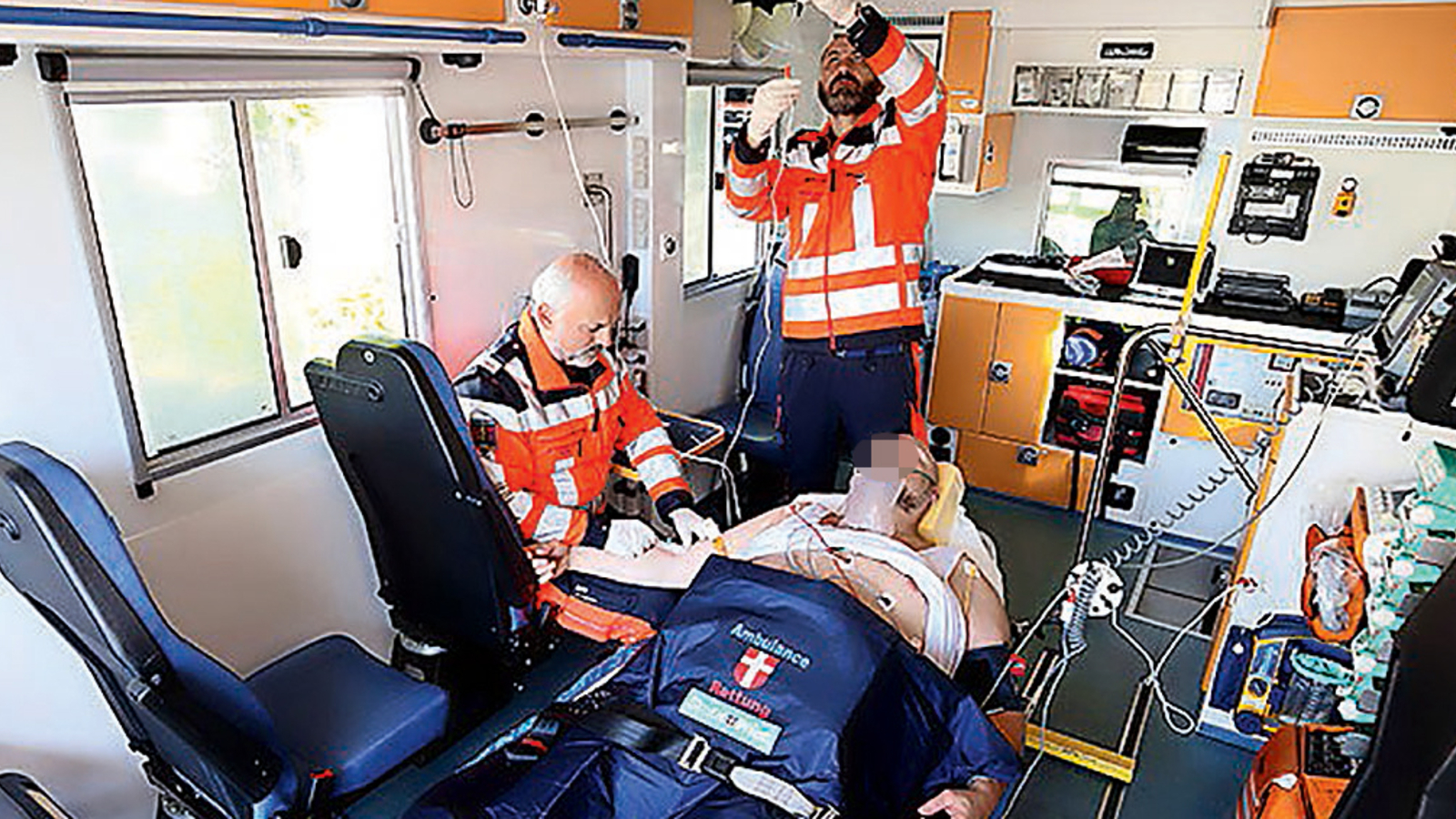 Notfallplan: Rettungsautos als "Intensivstationen"