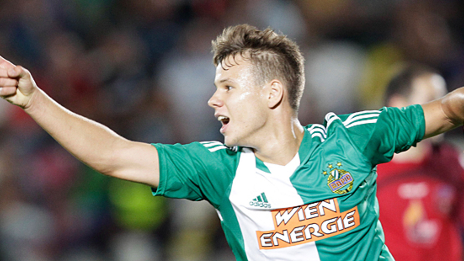 Rapid verlängert mit Louis Schaub