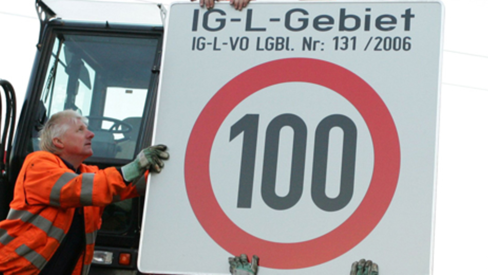 Neue Tempo 100-Schilder aufgestellt