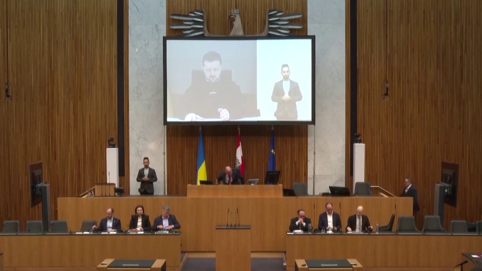 SPÖ-Politiker: Party statt Selenskyj-Rede - oe24.at