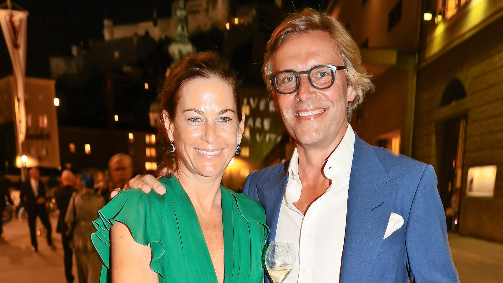 This is how Christmas becomes with new love - Celebrity Gossip News