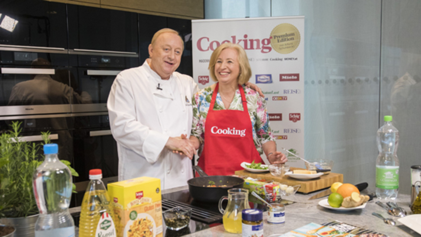 Helga Starkl kocht 'Nudeln mit Sardellen und Balkon-Gewürzen'