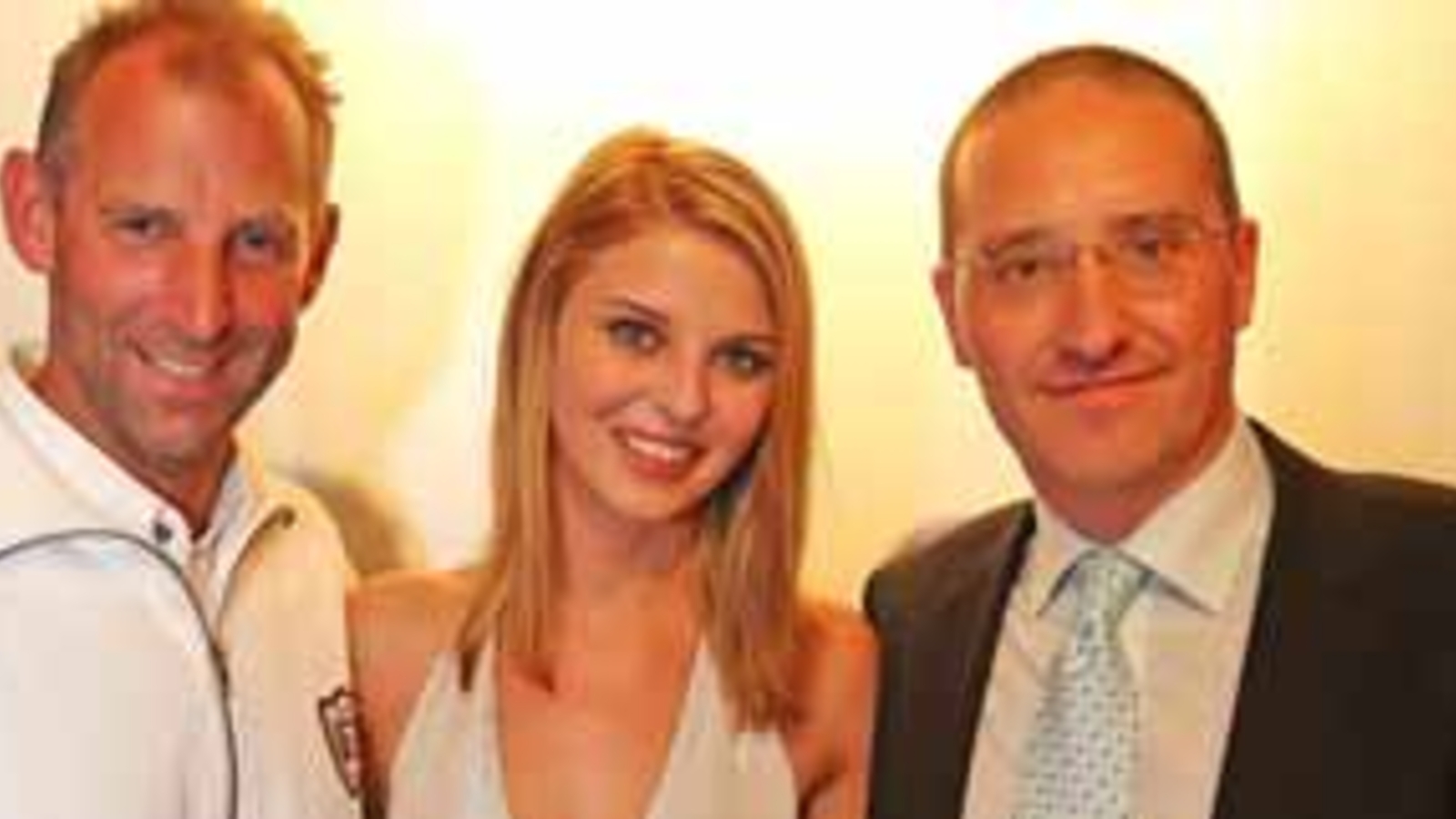 Thomas Muster präsentiert eigene Modekollektion - oe24.at