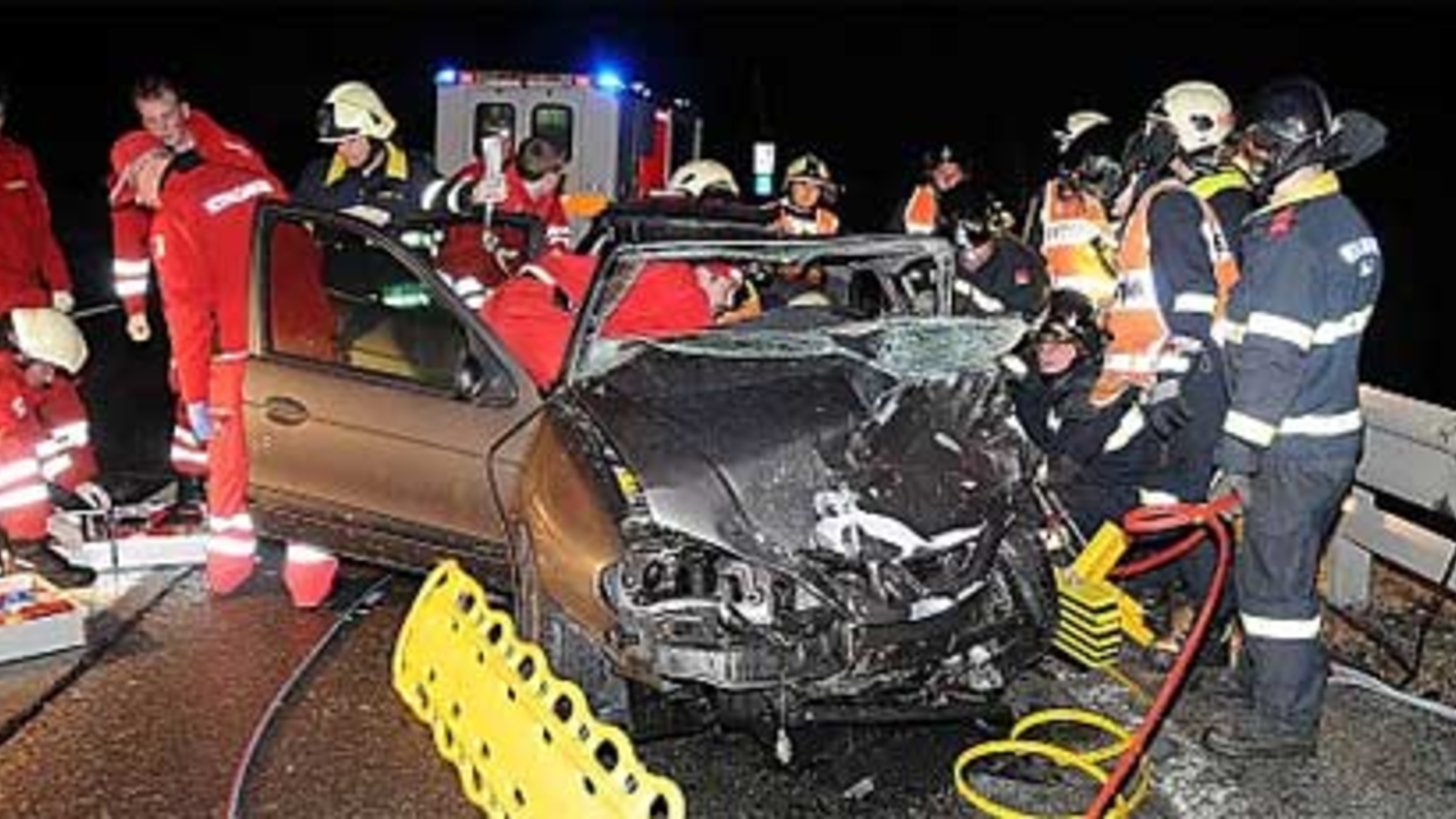 Brutaler Crash auf der A1 Brutaler Crash auf der A1