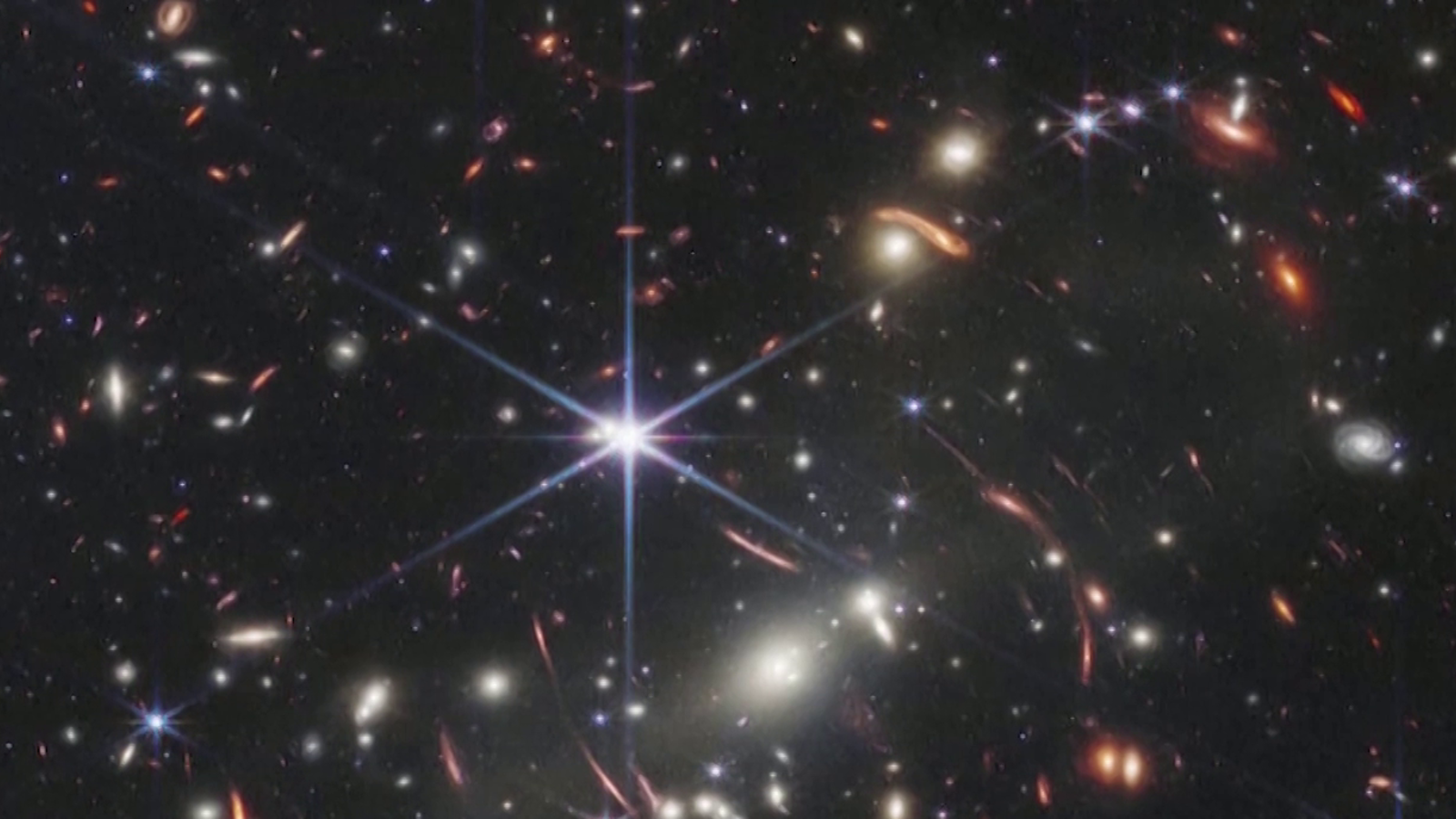NASA zeigt erstes Bild von James Webb-Teleskop - oe24.at