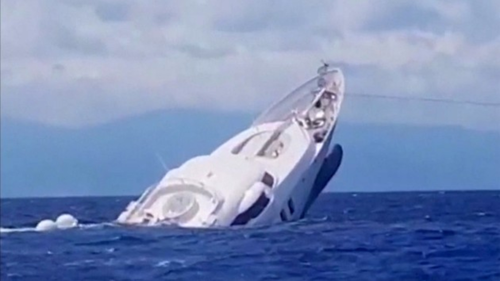 40-Meter-Luxusjacht vor Italiens Küste gesunken - oe24.at