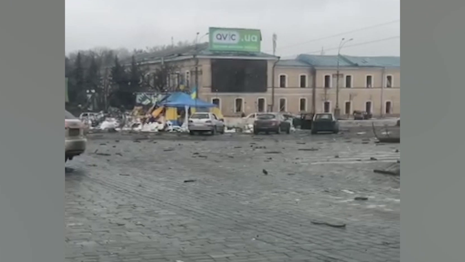 Video zeigt Straße in Charkiw nach Raketenangriff